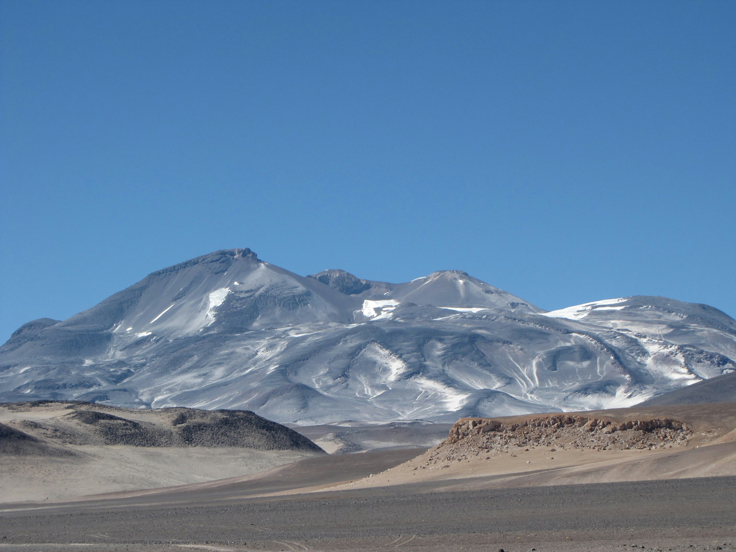 Copiapó y Volcán Ojos del Salado